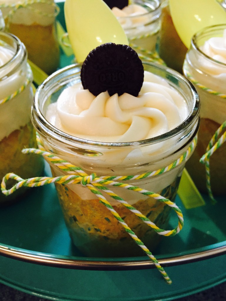 Vanilla Oreo Mason Jar Cakes | Penny's Food Blog