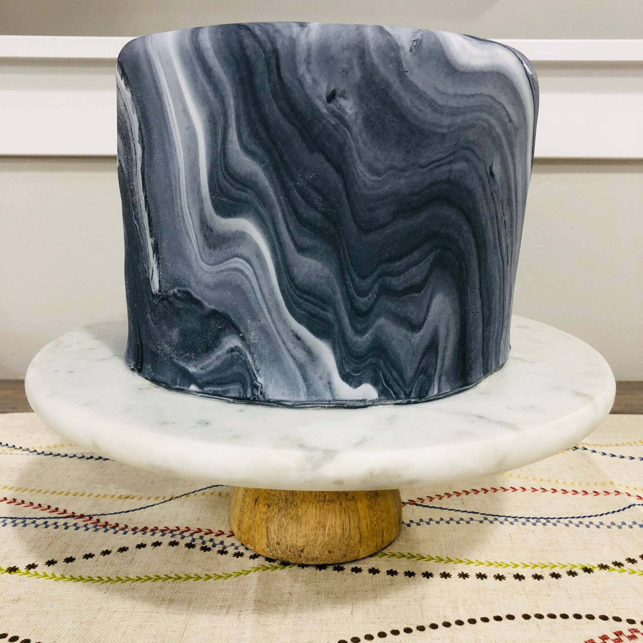 Black, White, and Grey Marble Fondant Wedding Cake | Penny's Food Blog